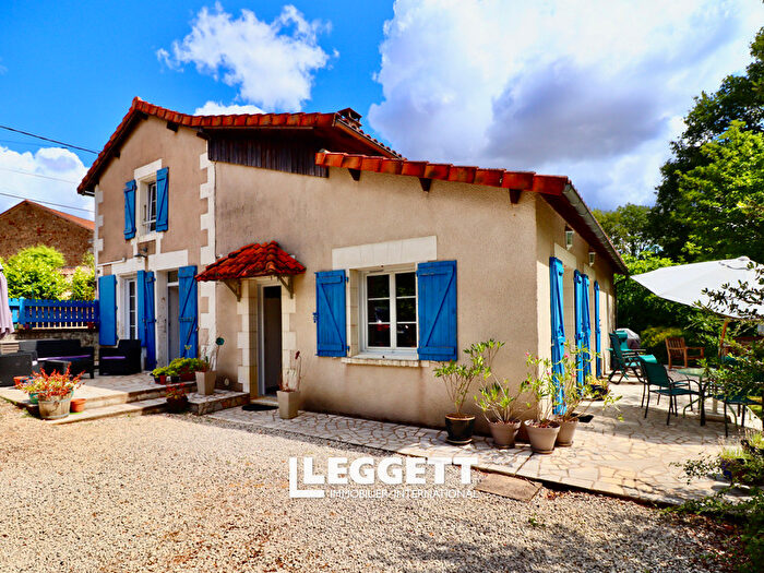 Montbron - Maison 7 pièces à vendre