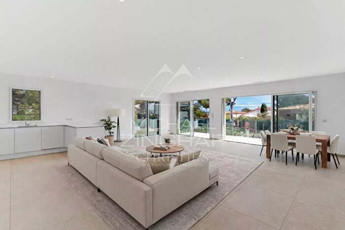 Maison à vendre - Cavalaire-sur-Mer - 5 chambres