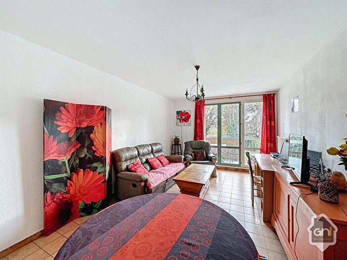 Appartement à vendre - Sénas - 4 pièces - 3 chambres