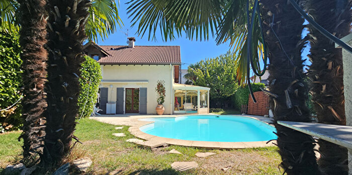 Échirolles, Centre-ville : Maison 6 pièces à vendre
