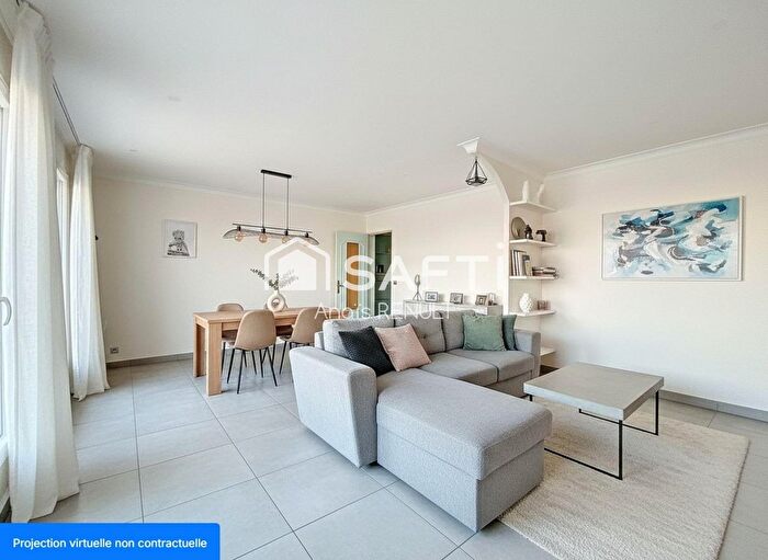 Appartement à vendre - Dreux, Centre-ville - 5 pièces - 3 chambres