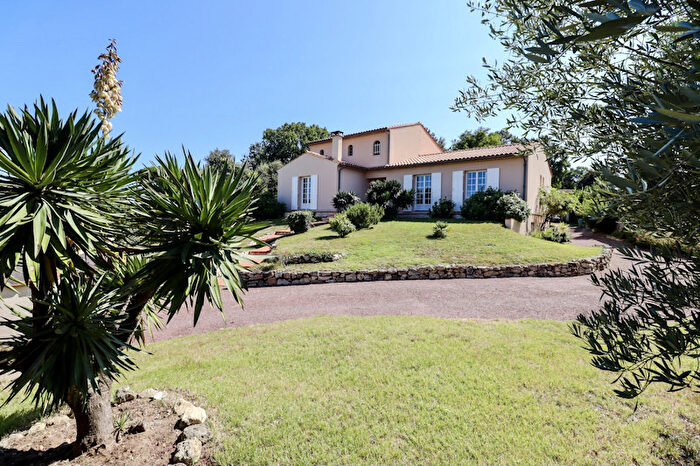Maison à vendre - Meschers-sur-Gironde - 11 pièces - 6 chambres
