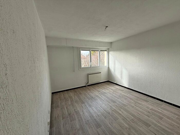 Appartement à louer - Aix-en-Provence, Val Saint-André - 2 pièces - 1 chambre