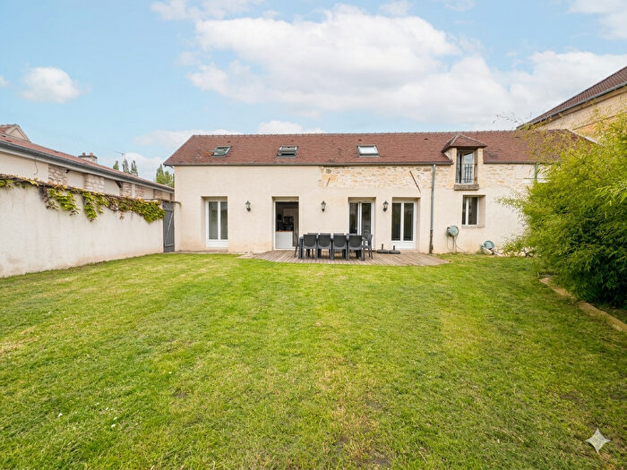 Maison 4 pièces à Avilly-Saint-Léonard, à vendre