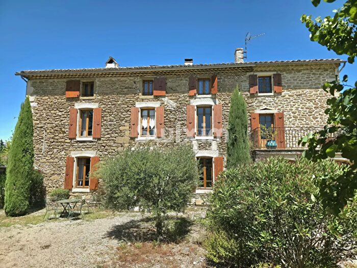 Maison à vendre - Grignan - 10 pièces - 7 chambres