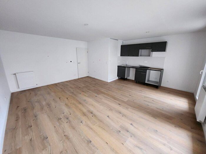 Centre Ville, Castanet-Tolosan : Appartement 3 pièces à louer