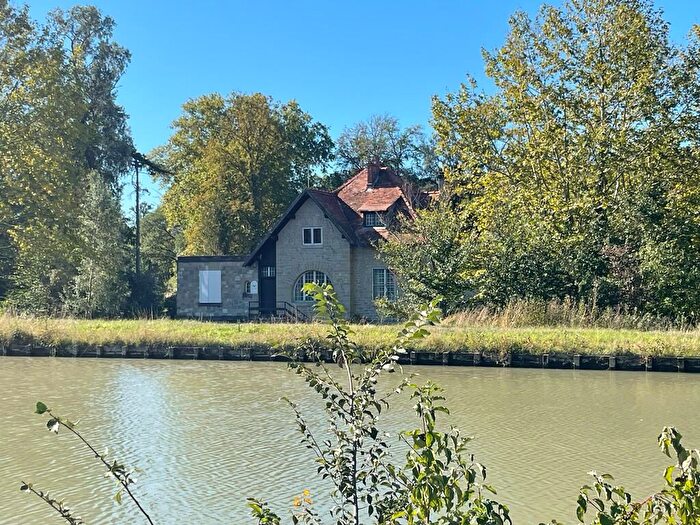 Maison à vendre - Castelnaudary, Villa Annie, Villa Jean-Pierre, Le Petit Touzet, Foyssac - 8 pièces - 6 chambres