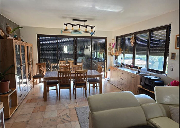 Maison à vendre - Salles - 7 pièces - 5 chambres