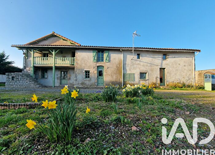 Maison à vendre - La Chapelle-Saint-Laurent - 6 pièces - 4 chambres