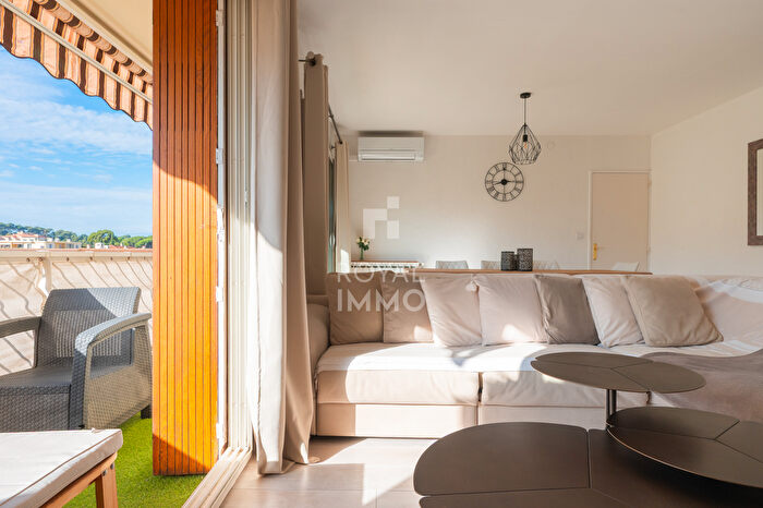 Appartement à vendre - Le Pradet - 5 pièces - 3 chambres