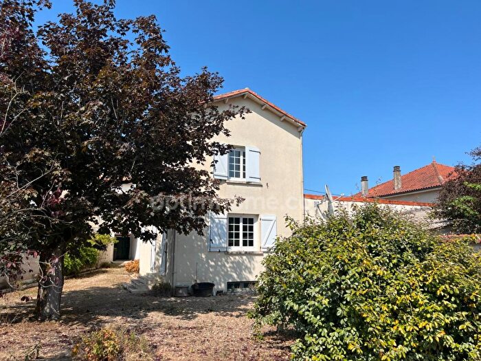Mansle : Maison 8 pièces à vendre