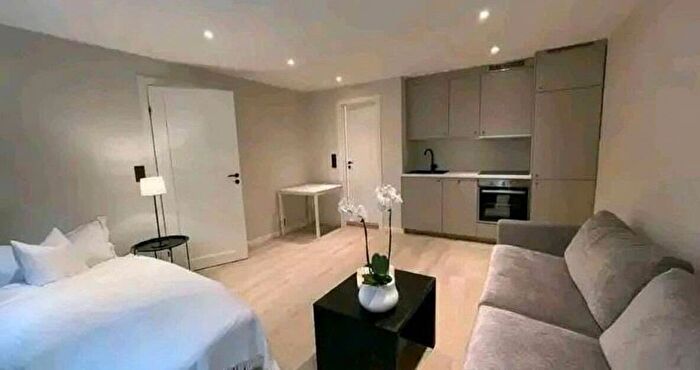 Hoche-Friedland, Paris 8ème arrondissement - Appartement 1 pièce à louer
