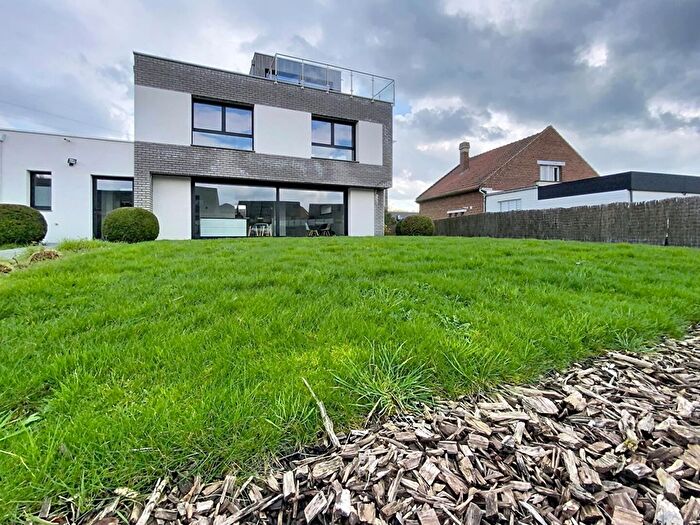 Maison 7 pièces à Coutiches, à vendre