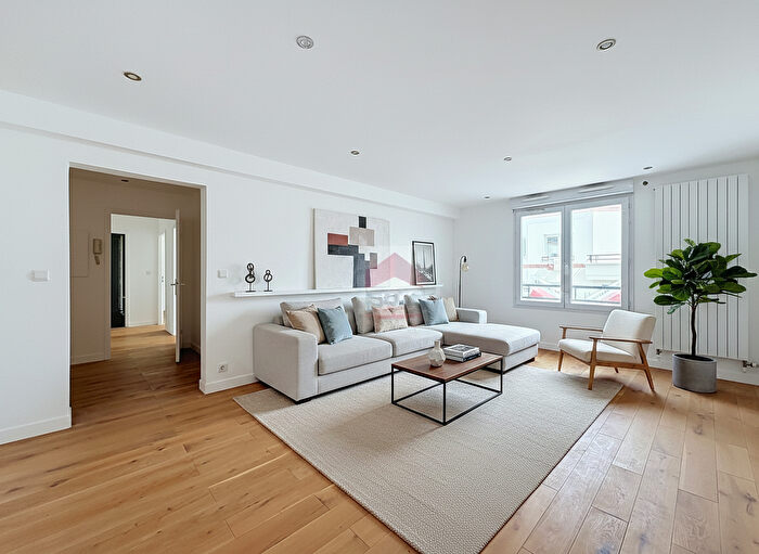 Suresnes, Plateau Ouest : Appartement 3 pièces à vendre