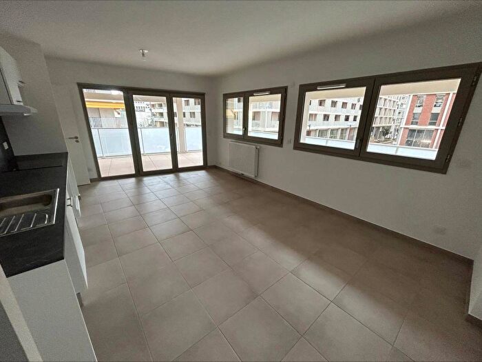 Appartement à louer - Corniche Fleurie, Nice - 2 pièces - 1 chambre