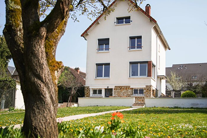 Maison à vendre - Sainte-Geneviève-des-Bois, Le Perray - 8 pièces - 6 chambres