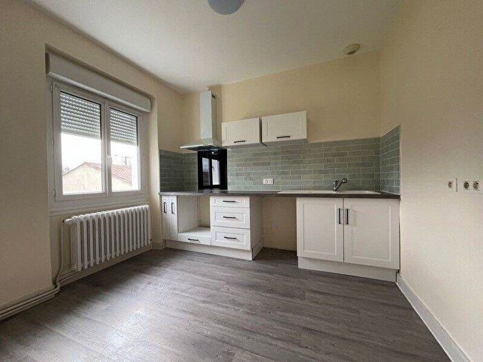 Maison à louer - Confolens - 4 pièces - 3 chambres