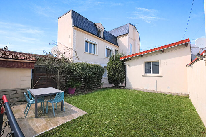 Maison à vendre - Neuilly-Plaisance, Rennouillères - 6 pièces - 5 chambres