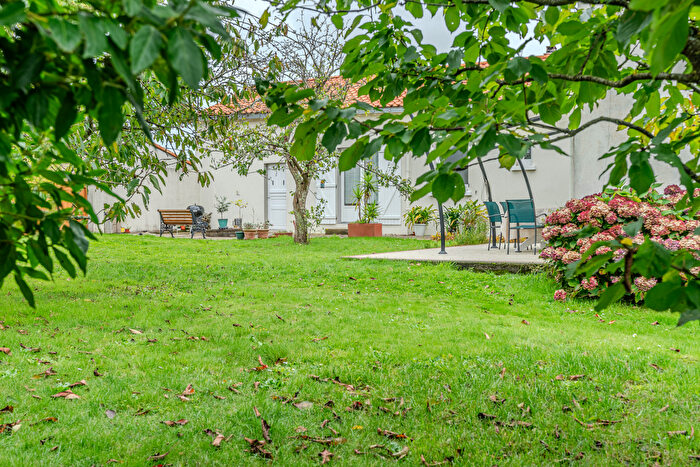 Maison à vendre - La Chapelle-Basse-Mer - 5 pièces - 4 chambres