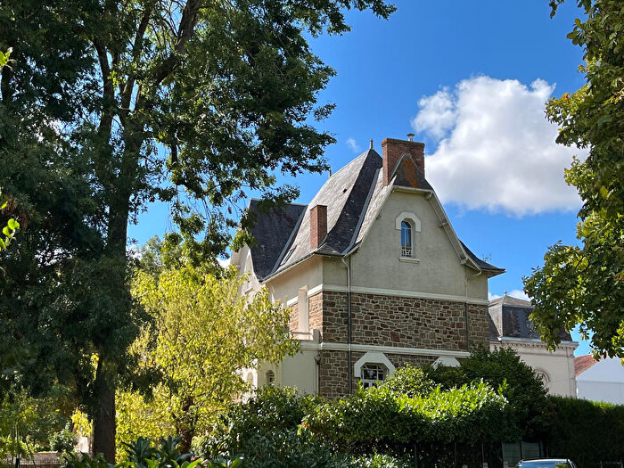 Maison à vendre - Cholet - 8 pièces - 5 chambres