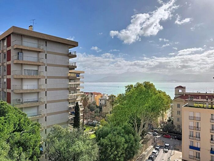 Appartement à louer - Ajaccio, Casone, Trottel - 3 pièces - 2 chambres