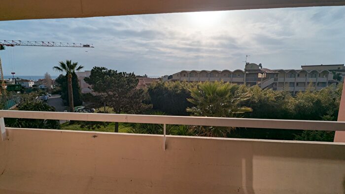 Appartement à louer - Antibes, Rastines, Super Antibes, Laval, La Fontonne - 3 pièces - 2 chambres