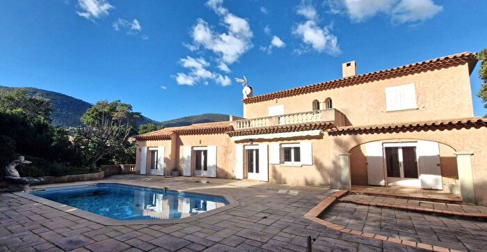 Maison à louer - Cavalaire-sur-Mer - 4 pièces - 3 chambres