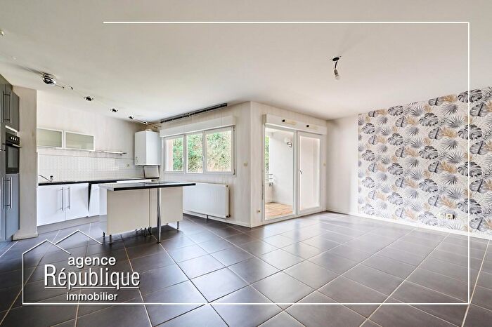 Appartement à vendre - Plombières-lès-Dijon - 3 pièces - 2 chambres