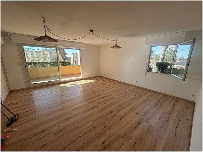 Appartement à louer - Silhol-Pierre Plantée-Conilhères, Alès - 3 pièces - 2 chambres