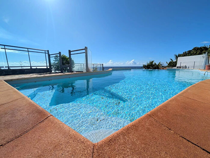 Maison à vendre - Saint-Paul, Saint-Gilles les Bains - 8 pièces - 4 chambres