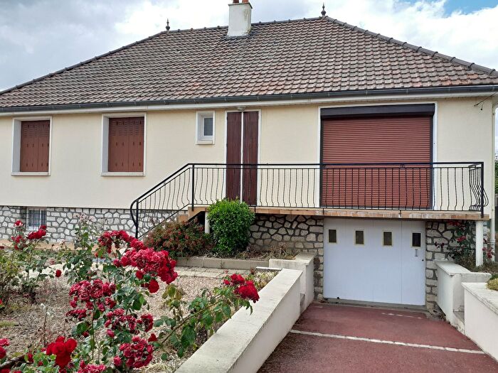 Maison à vendre - Voves - 5 pièces - 4 chambres