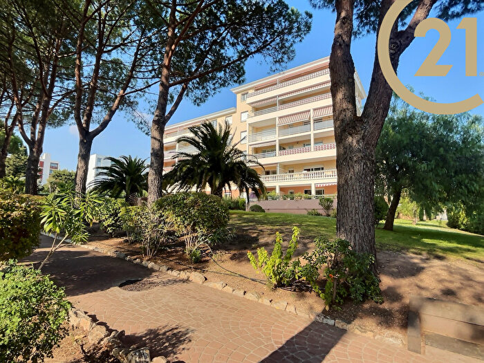 Appartement à vendre - Fréjus - 3 pièces - 2 chambres