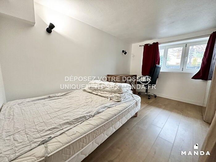 Appartement à louer - Villejuif, Epi dOr, Lozaits, Lilas - 10 pièces - 9 chambres