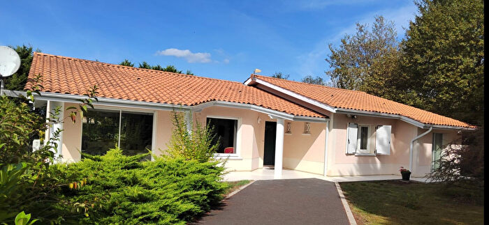 Salles - Maison 6 pièces à vendre
