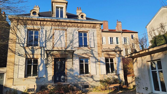 Maison à louer - Nancy, Boudonville, Scarpone, Libération - 8 pièces - 5 chambres