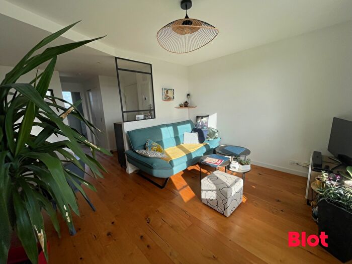 Appartement à vendre - Quartiers Sud-Ouest, Sainte-Thérèse - 3 pièces - 2 chambres