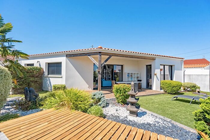 Maison à vendre - Royan, Maine Arnaud, Maine Geoffroy - 4 pièces - 3 chambres