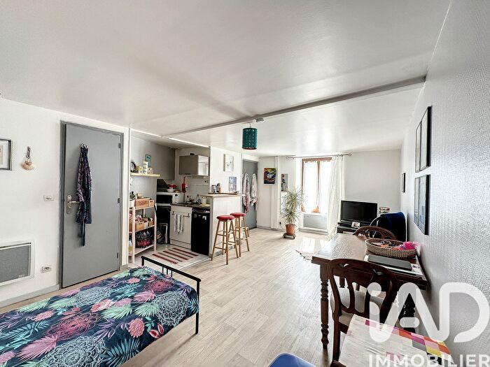 Appartement à louer - Brie-Comte-Robert, Centre-ville - 1 pièce