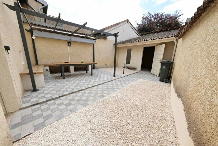 Haute Roche Ouest, Oullins-Pierre-Bénite : Appartement 1 pièce à louer