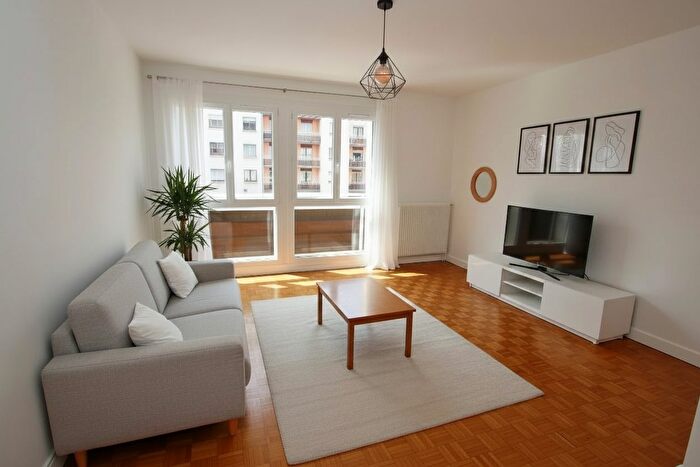 Appartement à louer - Clermont-Ferrand, Delille, Cathédrale, La Gare - 2 pièces - 1 chambre