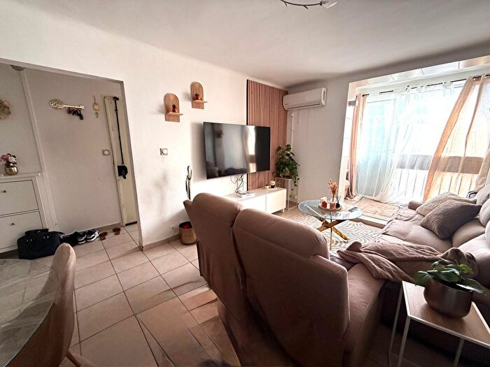 Appartement à vendre - Marseille e , La Cabucelle - 3 pièces - 2 chambres