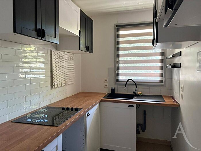 Inter Marche, Mantes-la-Jolie : Appartement 3 pièces à louer