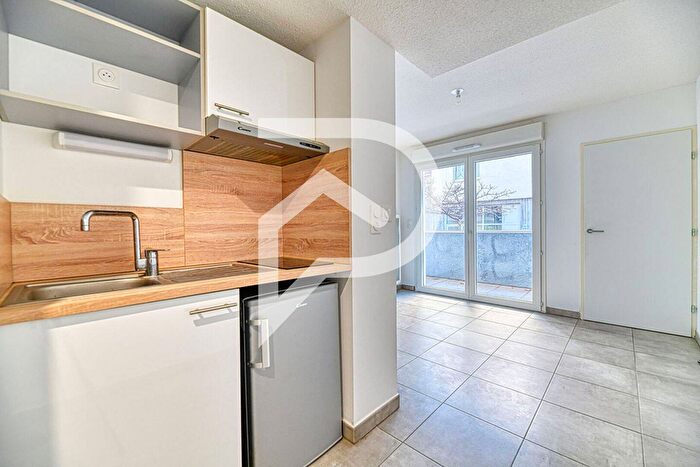 Appartement à louer - Casernes, Nîmes - 1 pièce