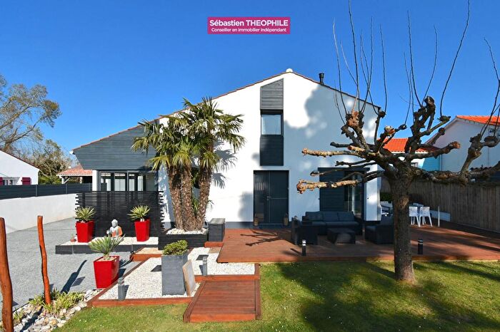 Maison à vendre - Saint-Gilles-Croix-de-Vie - 6 pièces - 4 chambres