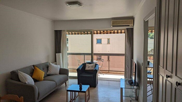 Appartement à louer - Fontmerle, Antibes - 2 pièces - 1 chambre