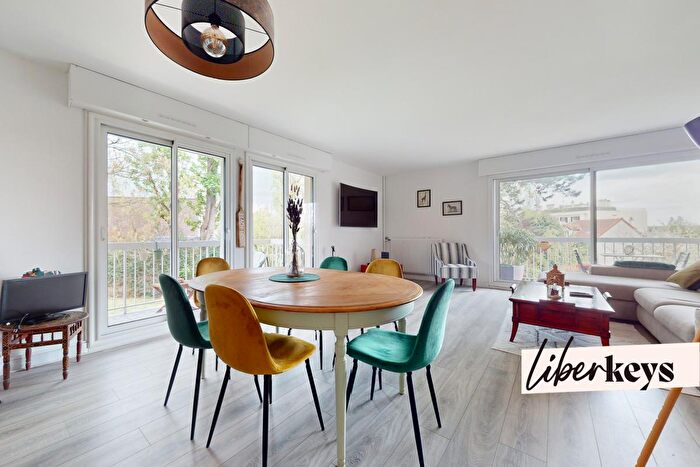 Appartement 4 pièces à vendre à Garches, Porte Jaune, Petit Garches