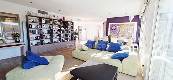 Appartement à vendre - Ville-di-Pietrabugno - 6 pièces - 4 chambres