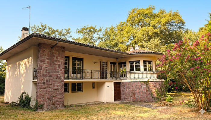 Maison à vendre - Mont-de-Marsan, Saint-Médard - 9 pièces - 8 chambres