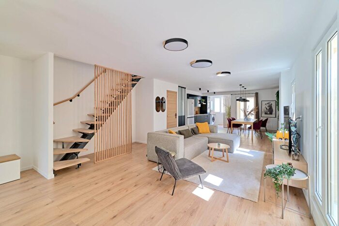 Maison 6 pièces à vendre à Champigny-sur-Marne, Le Bois l'Abbe, Coeuilly