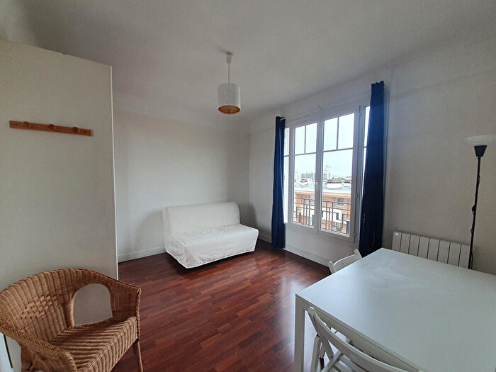 Appartement 1 pièce à Courbevoie, Marceau République, à louer